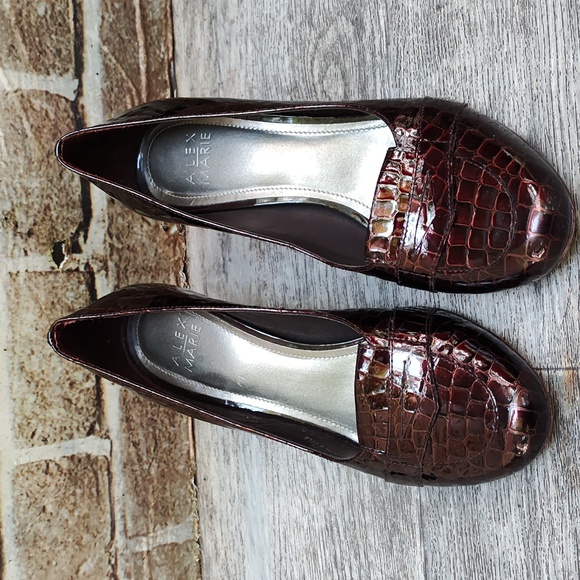Alex Marie | Shoes | Alex Marie Brown Faux Croc Patent Leather Pump Sz ...